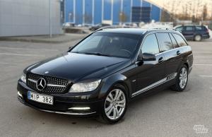 Black Mercedes-Benz c-220 2009 in Vilnius, with an engine capacity of 2.10 L and mileage of 390 thousand km for 3200 €, photo  on AUTOMOTO.COM.LV