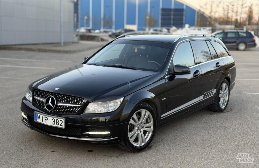 Black Mercedes-Benz c-220 2009 in Vilnius, with an engine capacity of 2.10 L and mileage of 390 thousand km for 3200 €, photo 1 on AUTOMOTO.COM.LV