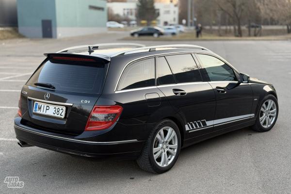 Black Mercedes-Benz c-220 2009 in Vilnius, with an engine capacity of 2.10 L and mileage of 390 thousand km for 3200 €, photo 6 on AUTOMOTO.COM.LV