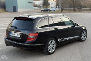 Black Mercedes-Benz c-220 2009 in Vilnius, with an engine capacity of 2.10 L and mileage of 390 thousand km for 3200 €, photo 7 on AUTOMOTO.COM.LV