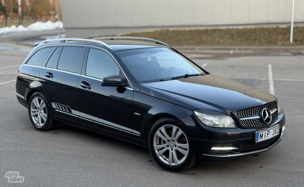 Black Mercedes-Benz c-220 2009 in Vilnius, with an engine capacity of 2.10 L and mileage of 390 thousand km for 3200 €, photo 8 on AUTOMOTO.COM.LV