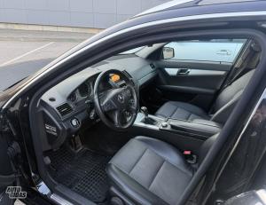 Black Mercedes-Benz c-220 2009 in Vilnius, with an engine capacity of 2.10 L and mileage of 390 thousand km for 3200 €, photo 17 on AUTOMOTO.COM.LV
