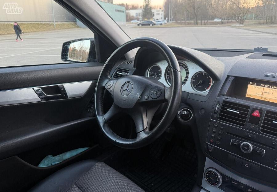 Black Mercedes-Benz c-220 2009 in Vilnius, with an engine capacity of 2.10 L and mileage of 390 thousand km for 3200 €, photo 26 on AUTOMOTO.COM.LV
