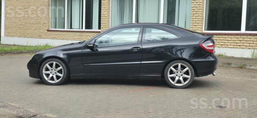 Melns Mercedes-Benz c-220 2004 Daugavpils, ar dzinēja tilpumu 2.20 L un nobraukumu 218 tūkst. km par 2450 €, foto 4 vietnē AUTOMOTO.COM.LV