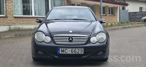 Melns Mercedes-Benz c-220 2004 Daugavpils, ar dzinēja tilpumu 2.20 L un nobraukumu 218 tūkst. km par 2450 €, foto 5 vietnē AUTOMOTO.COM.LV