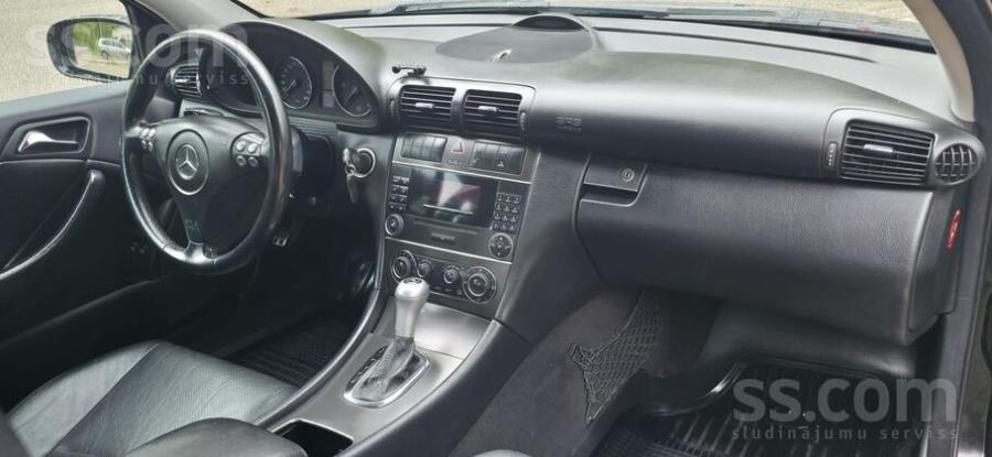 Melns Mercedes-Benz c-220 2004 Daugavpils, ar dzinēja tilpumu 2.20 L un nobraukumu 218 tūkst. km par 2450 €, foto 9 vietnē AUTOMOTO.COM.LV