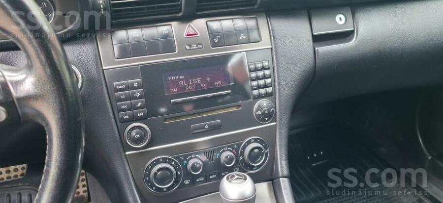 Melns Mercedes-Benz c-220 2004 Daugavpils, ar dzinēja tilpumu 2.20 L un nobraukumu 218 tūkst. km par 2450 €, foto 13 vietnē AUTOMOTO.COM.LV