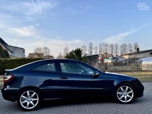 Black Mercedes-Benz c-220 2005 in Kaunas, with an engine capacity of 2.20 L and mileage of 292 thousand km for 2850 €, photo 4 on AUTOMOTO.COM.LV