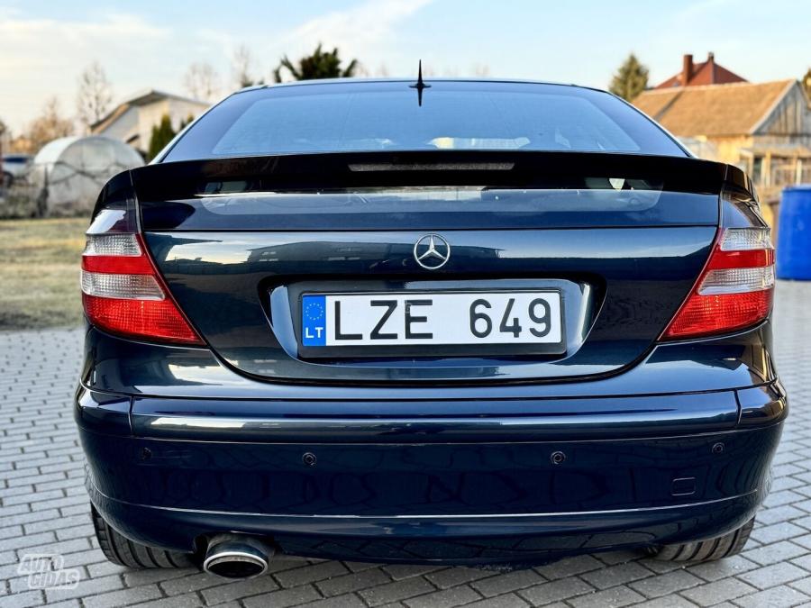 Black Mercedes-Benz c-220 2005 in Kaunas, with an engine capacity of 2.20 L and mileage of 292 thousand km for 2850 €, photo 8 on AUTOMOTO.COM.LV