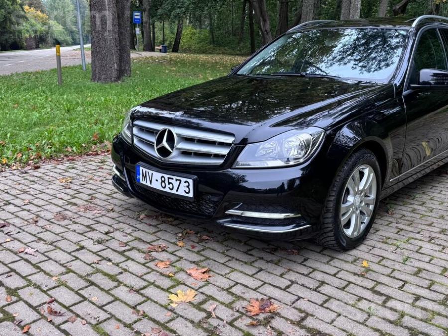 Melns Mercedes-Benz c-220 2013 Jūrmala, ar dzinēja tilpumu 2.20 L un nobraukumu 340 tūkst. km par 6990 €, foto 3 vietnē AUTOMOTO.COM.LV
