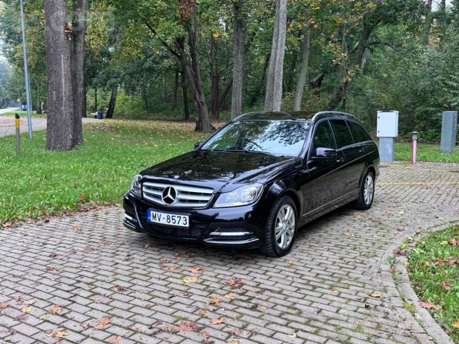 Melns Mercedes-Benz c-220 2013 Jūrmala, ar dzinēja tilpumu 2.20 L un nobraukumu 340 tūkst. km par 6990 €, foto 4 vietnē AUTOMOTO.COM.LV