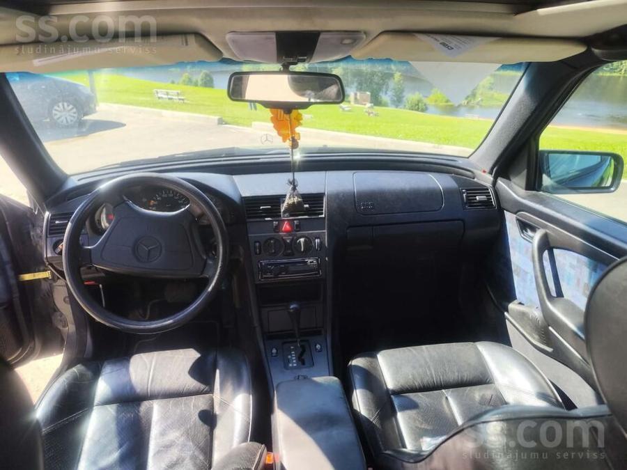 Melns Mercedes-Benz c-220 1996 Valka, ar dzinēja tilpumu 2.20 L un nobraukumu 376 tūkst. km par 1400 €, foto 4 vietnē AUTOMOTO.COM.LV