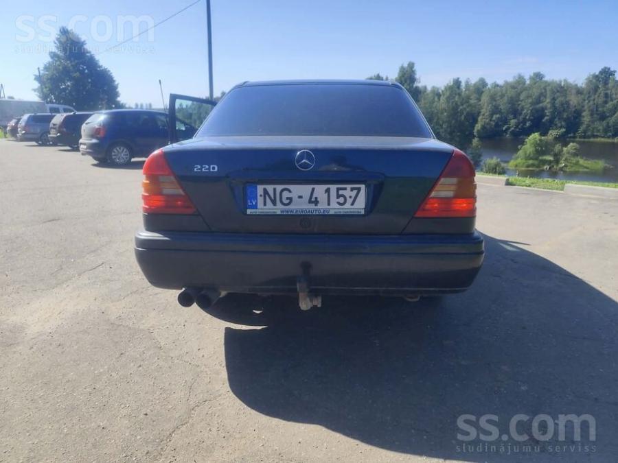 Melns Mercedes-Benz c-220 1996 Valka, ar dzinēja tilpumu 2.20 L un nobraukumu 376 tūkst. km par 1400 €, foto 6 vietnē AUTOMOTO.COM.LV