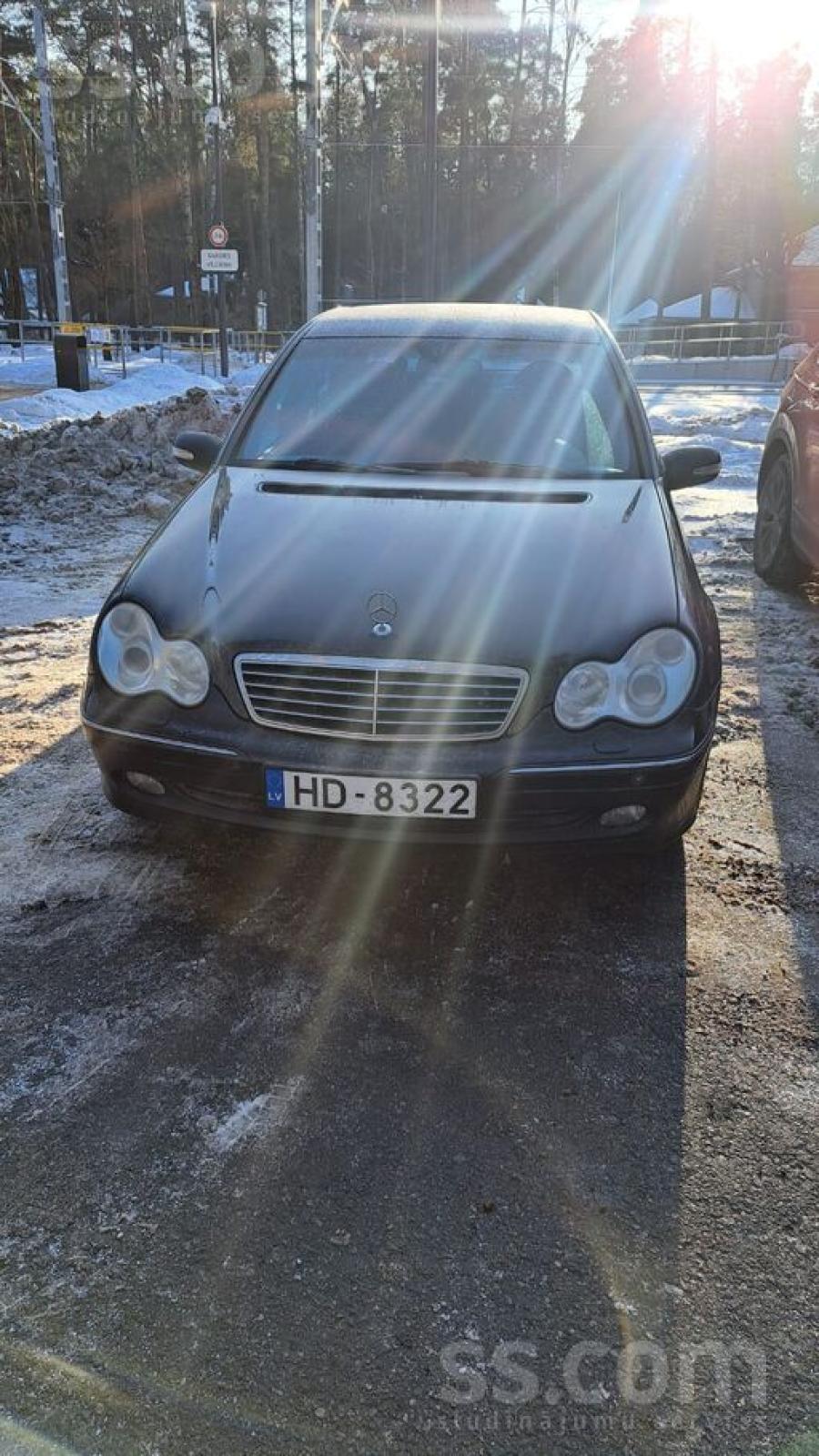 Melns Mercedes-Benz c-220 2003 Jūrmala, ar dzinēja tilpumu 2.20 L un nobraukumu 280 tūkst. km par 2000 €, foto 1 vietnē AUTOMOTO.COM.LV