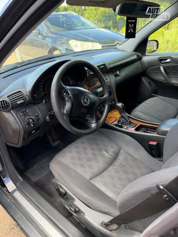 Black Mercedes-Benz c-220 2003 in Salcininkai, with an engine capacity of 2.20 L and mileage of 429 thousand km for 1200 €, photo 7 on AUTOMOTO.COM.LV