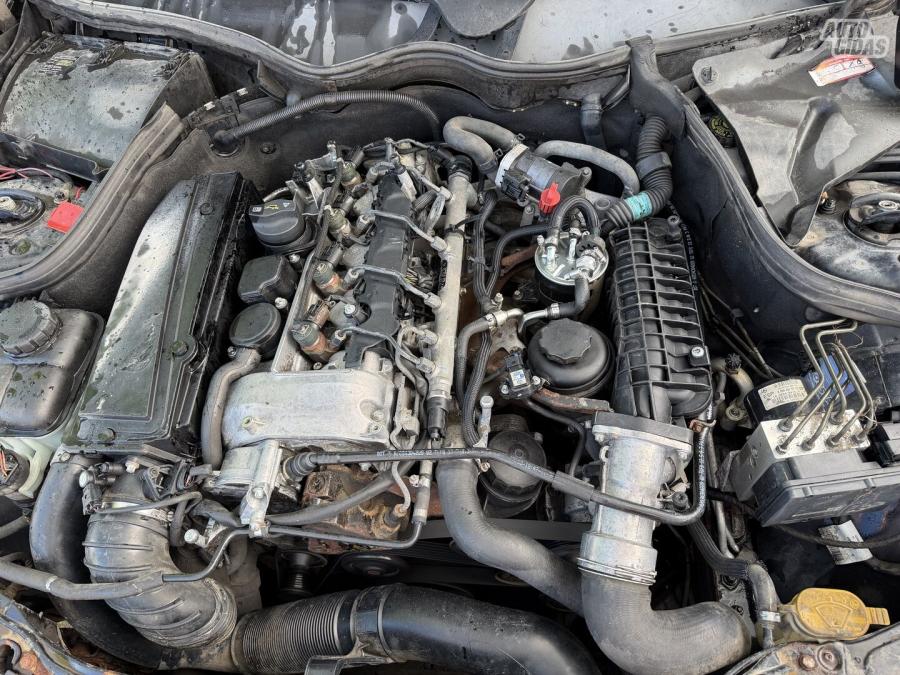 Black Mercedes-Benz c-220 2003 in Salcininkai, with an engine capacity of 2.20 L and mileage of 429 thousand km for 1200 €, photo 21 on AUTOMOTO.COM.LV