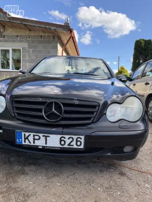 Melns Mercedes-Benz c-220 2003 Šalčininkai, ar dzinēja tilpumu 2.20 L un nobraukumu 429 tūkst. km par 1000 €, foto  vietnē AUTOMOTO.COM.LV