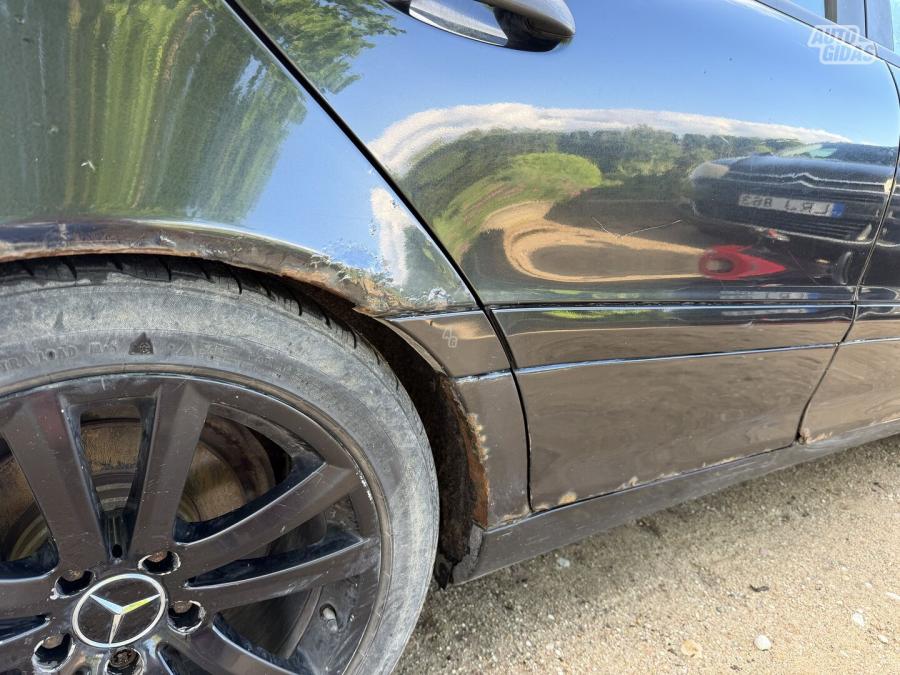 Melns Mercedes-Benz c-220 2003 Šalčininkai, ar dzinēja tilpumu 2.20 L un nobraukumu 429 tūkst. km par 1000 €, foto 14 vietnē AUTOMOTO.COM.LV