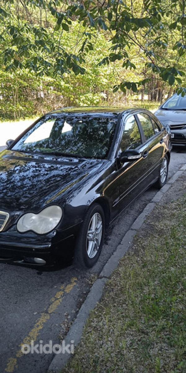 Melns Mercedes-Benz c-220 2003 Tallina, ar dzinēja tilpumu 2.20 L un nobraukumu 350 tūkst. km par 1500 €, foto 2 vietnē AUTOMOTO.COM.LV