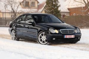 Black Mercedes-Benz c-220 2004 in Jelgava, with an engine capacity of 2.20 L and mileage of 316 thousand km for 2500 €, photo  on AUTOMOTO.COM.LV