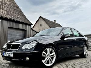 Melns Mercedes-Benz c-220 2004 Kauņa, ar dzinēja tilpumu 2.20 L un nobraukumu 252 tūkst. km par 2450 €, foto  vietnē AUTOMOTO.COM.LV