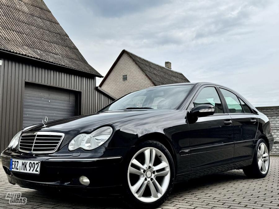 Melns Mercedes-Benz c-220 2004 Kauņa, ar dzinēja tilpumu 2.20 L un nobraukumu 252 tūkst. km par 2450 €, foto 1 vietnē AUTOMOTO.COM.LV