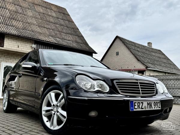 Melns Mercedes-Benz c-220 2004 Kauņa, ar dzinēja tilpumu 2.20 L un nobraukumu 252 tūkst. km par 2450 €, foto 2 vietnē AUTOMOTO.COM.LV