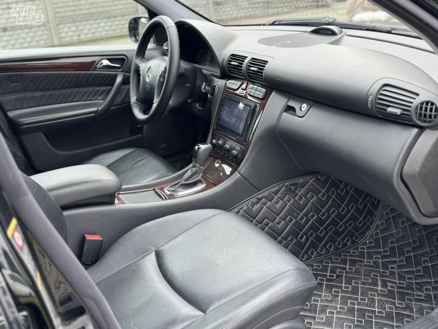 Melns Mercedes-Benz c-220 2004 Kauņa, ar dzinēja tilpumu 2.20 L un nobraukumu 252 tūkst. km par 2450 €, foto 12 vietnē AUTOMOTO.COM.LV