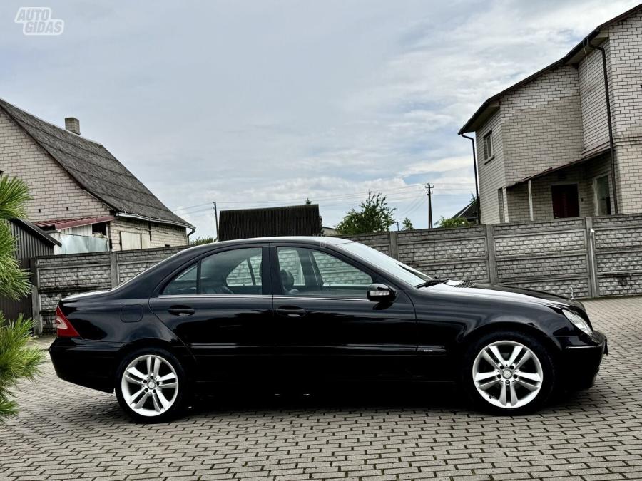Melns Mercedes-Benz c-220 2004 Kauņa, ar dzinēja tilpumu 2.20 L un nobraukumu 252 tūkst. km par 2950 €, foto 5 vietnē AUTOMOTO.COM.LV