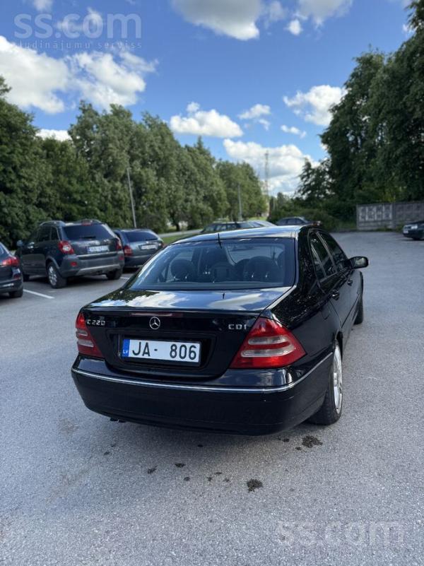 Melns Mercedes-Benz c-220 2004 Talsi, ar dzinēja tilpumu 2.20 L un nobraukumu 315 tūkst. km par 2350 €, foto 4 vietnē AUTOMOTO.COM.LV