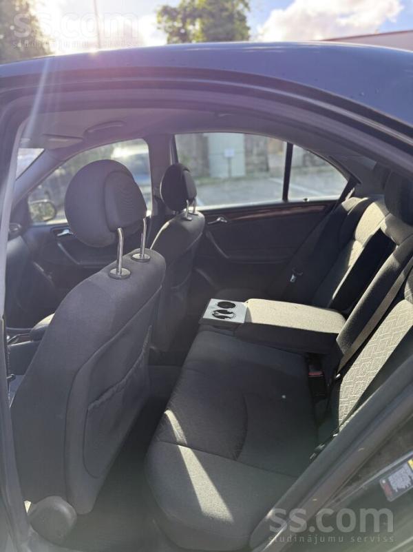 Melns Mercedes-Benz c-220 2004 Talsi, ar dzinēja tilpumu 2.20 L un nobraukumu 315 tūkst. km par 2350 €, foto 5 vietnē AUTOMOTO.COM.LV