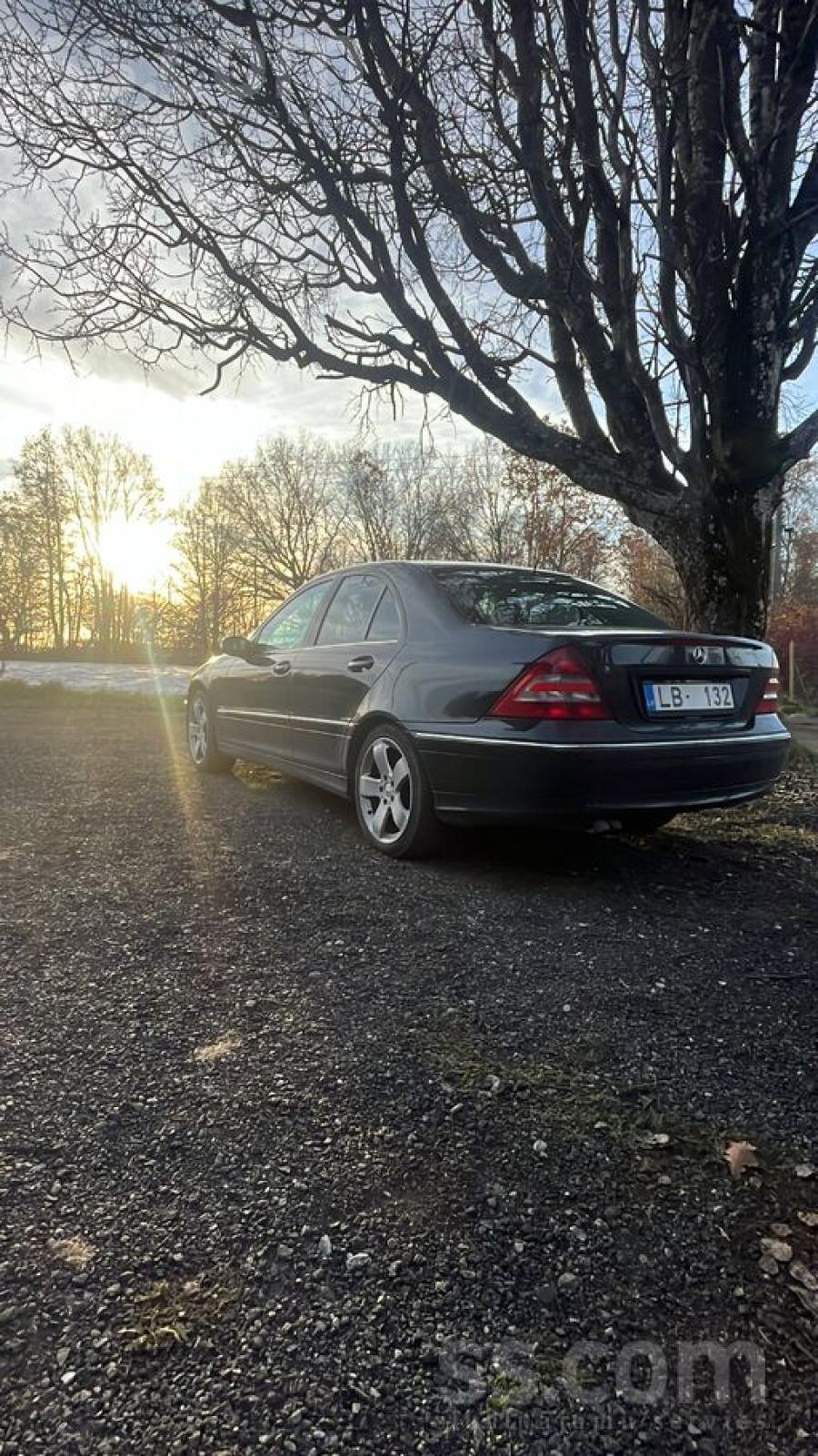 Melns Mercedes-Benz c-220 2004 Rīga, ar dzinēja tilpumu 2.20 L un nobraukumu 299 tūkst. km par 1700 €, foto 5 vietnē AUTOMOTO.COM.LV