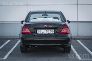 Melns Mercedes-Benz c-220 2005 Rīga, ar dzinēja tilpumu 2.20 L un nobraukumu 0 tūkst. km par 2995 €, foto 5 vietnē AUTOMOTO.COM.LV