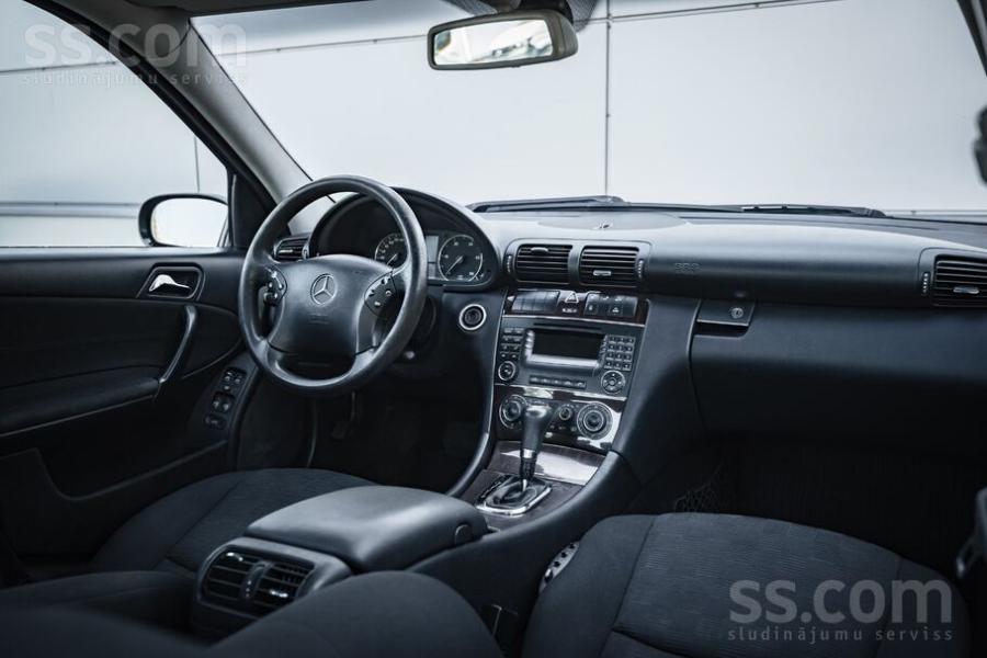 Melns Mercedes-Benz c-220 2005 Rīga, ar dzinēja tilpumu 2.20 L un nobraukumu 0 tūkst. km par 2995 €, foto 15 vietnē AUTOMOTO.COM.LV