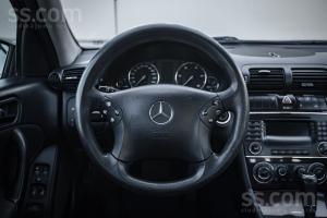 Melns Mercedes-Benz c-220 2005 Rīga, ar dzinēja tilpumu 2.20 L un nobraukumu 0 tūkst. km par 2995 €, foto 18 vietnē AUTOMOTO.COM.LV