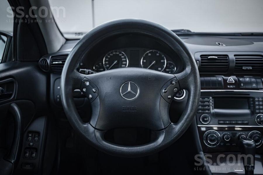 Melns Mercedes-Benz c-220 2005 Rīga, ar dzinēja tilpumu 2.20 L un nobraukumu 0 tūkst. km par 2995 €, foto 18 vietnē AUTOMOTO.COM.LV