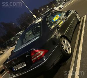 Black Mercedes-Benz c-220 2007 in Riga, with an engine capacity of 2.20 L and mileage of 361 thousand km for 2200 €, photo 5 on AUTOMOTO.COM.LV
