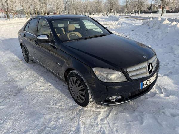 Melns Mercedes-Benz c-220 2007 Klaipėda, ar dzinēja tilpumu 2.15 L un nobraukumu 336 tūkst. km par 5300 €, foto 1 vietnē AUTOMOTO.COM.LV