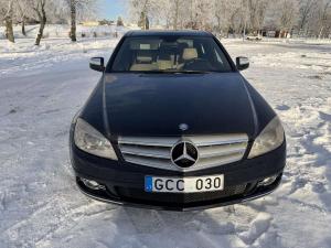 Black Mercedes-Benz c-220 2007 in Klaipeda, with an engine capacity of 2.15 L and mileage of 336 thousand km for 5300 €, photo 2 on AUTOMOTO.COM.LV