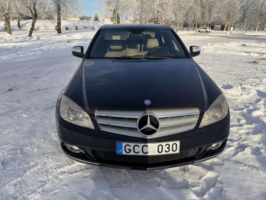 Black Mercedes-Benz c-220 2007 in Klaipeda, with an engine capacity of 2.15 L and mileage of 336 thousand km for 5300 €, photo 2 on AUTOMOTO.COM.LV