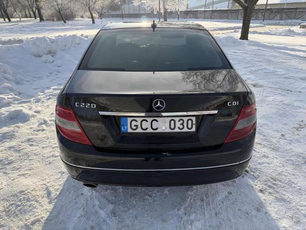 Melns Mercedes-Benz c-220 2007 Klaipėda, ar dzinēja tilpumu 2.15 L un nobraukumu 336 tūkst. km par 5300 €, foto 4 vietnē AUTOMOTO.COM.LV