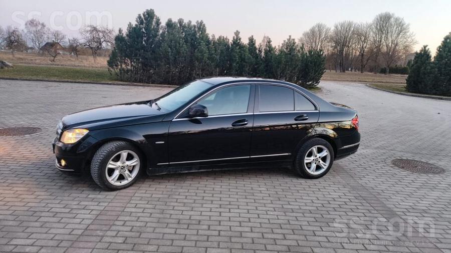 Black Mercedes-Benz c-220 2007 in Jekabpils, with an engine capacity of 2.20 L and mileage of 242 thousand km for 4300 €, photo 3 on AUTOMOTO.COM.LV