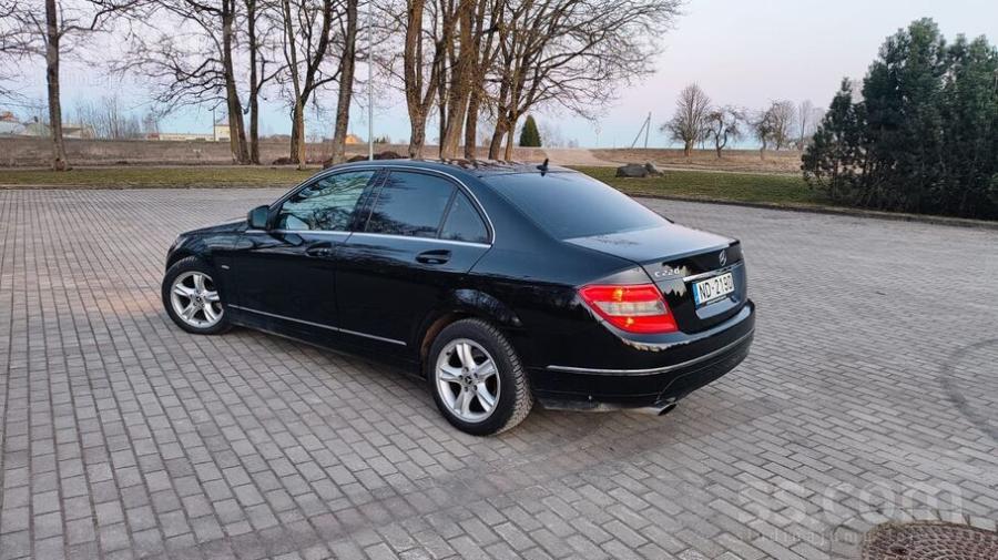 Black Mercedes-Benz c-220 2007 in Jekabpils, with an engine capacity of 2.20 L and mileage of 242 thousand km for 4300 €, photo 4 on AUTOMOTO.COM.LV