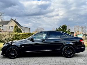 Black Mercedes-Benz c-220 2007 in Kaunas, with an engine capacity of 2.20 L and mileage of 252 thousand km for 5450 €, photo 4 on AUTOMOTO.COM.LV