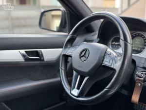 Black Mercedes-Benz c-220 2007 in Kaunas, with an engine capacity of 2.20 L and mileage of 252 thousand km for 5450 €, photo 9 on AUTOMOTO.COM.LV