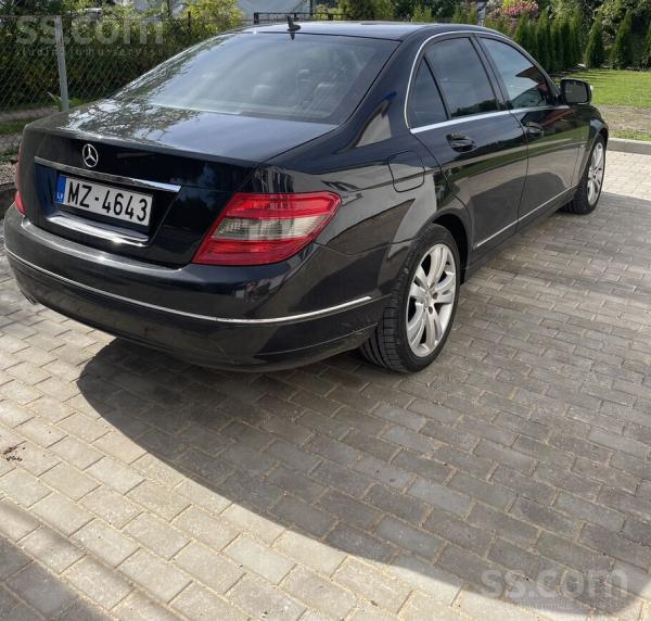 Черный Мерседес Ц 220 2007 в Рига, объемом двигателя 2.20 л и пробегом 297 тыс. км за 3990 €, фото 3 на AUTOMOTO.COM.LV