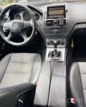 Black Mercedes-Benz c-220 2007 in Riga, with an engine capacity of 2.20 L and mileage of 297 thousand km for 3990 €, photo 7 on AUTOMOTO.COM.LV