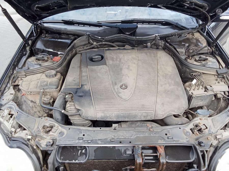 Black Mercedes-Benz c-220 2007 in Kaunas, with an engine capacity of 2.20 L and mileage of 204 thousand km for 1699 €, photo 14 on AUTOMOTO.COM.LV