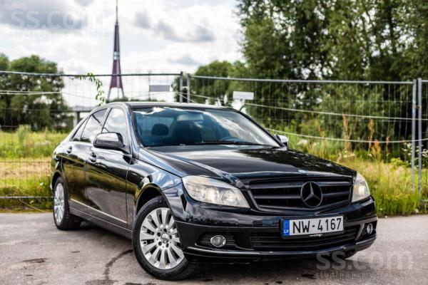 Black Mercedes-Benz c-220 2007 in Riga, with an engine capacity of 2.20 L and mileage of 355 thousand km for 4990 €, photo 2 on AUTOMOTO.COM.LV
