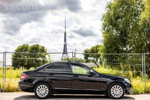 Черный Мерседес Ц 220 2007 в Рига, объемом двигателя 2.20 л и пробегом 355 тыс. км за 4990 €, фото 6 на AUTOMOTO.COM.LV